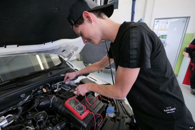 Autotronik - Autotronička | ISŠ Vysoké nad Jizerou